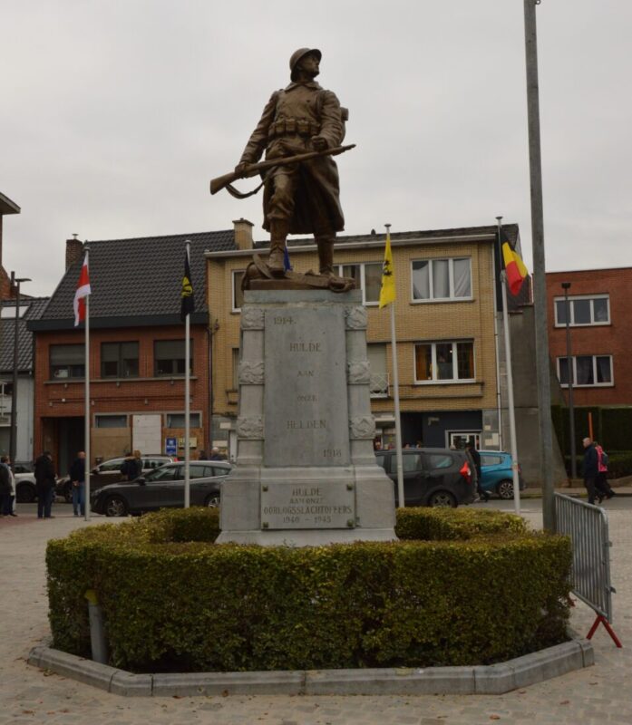 Onbekende soldaat bijna aangereden! – Goeiedag