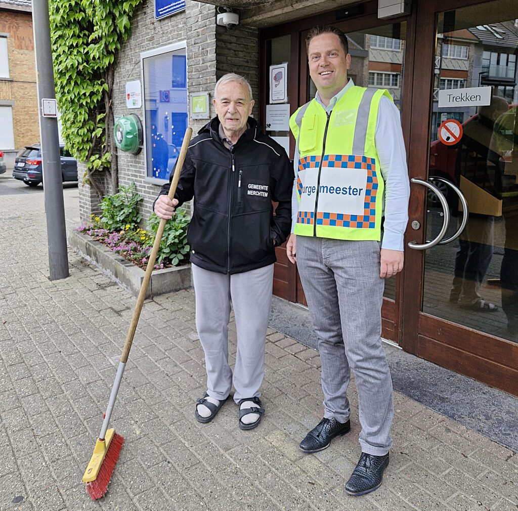 Armand Van Cappellen houdt buurt rond gemeentehuis proper – Goeiedag