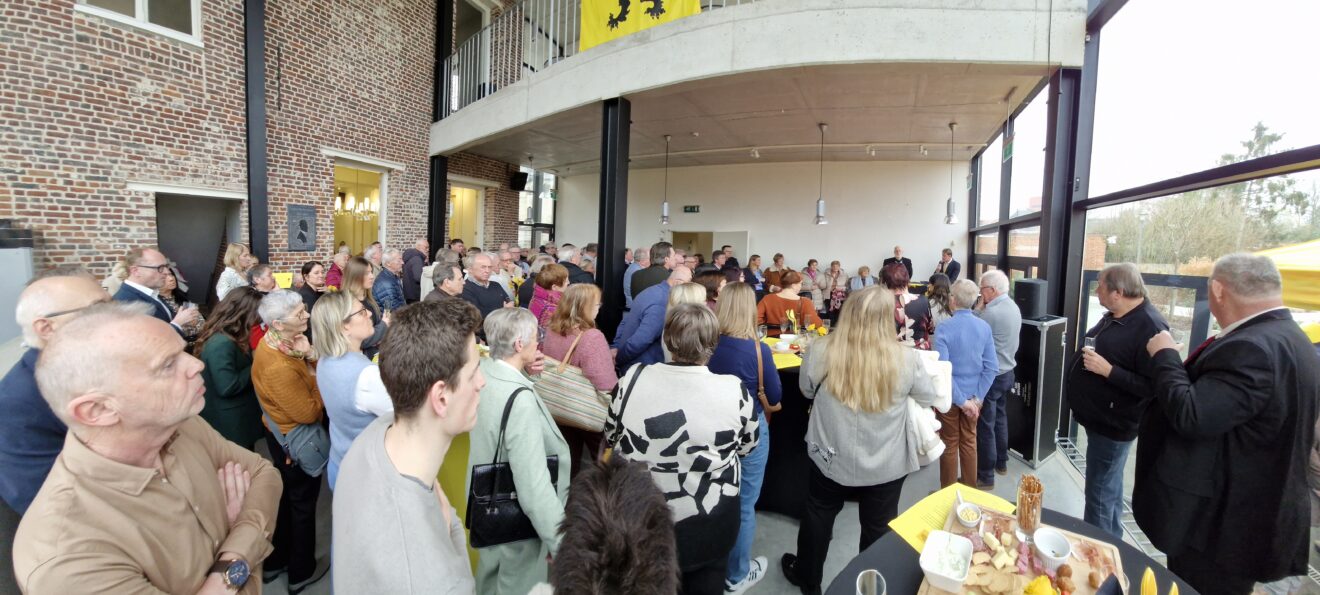 Nieuwjaarsreceptie van N-VA in overvol August De Boeckhuis – Goeiedag